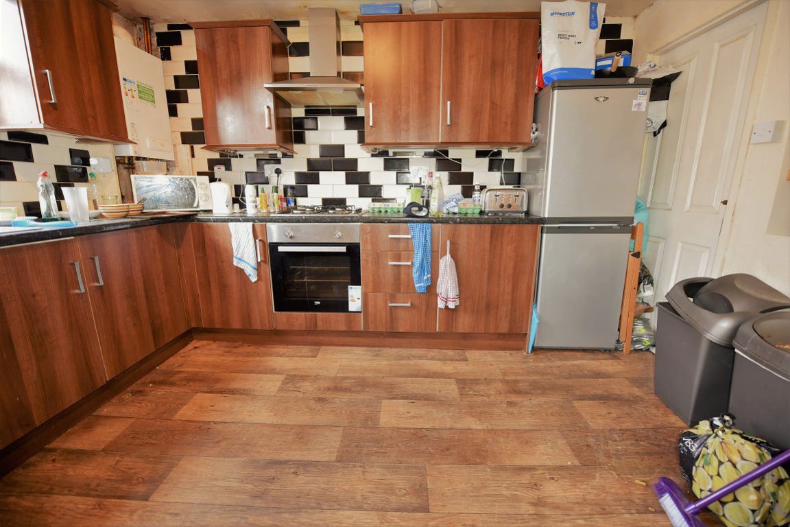 4 Bedroom Property in 25, Welton Place, Leeds | Let | Student Accommodation