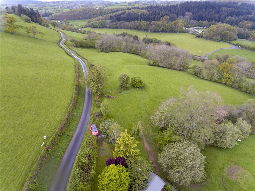 Minffordd, Llangyniew, Welshpool, SY21 0JT - Estate Agents & Auctioneers